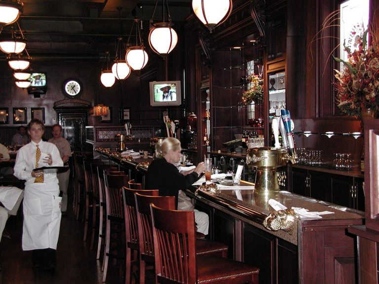 Giffin Interior Custom Architectural Woodwork For Restaurants - Giffin ...
