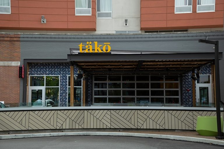 Custom Architectural Woodwork For Restaurants - Giffin Interior